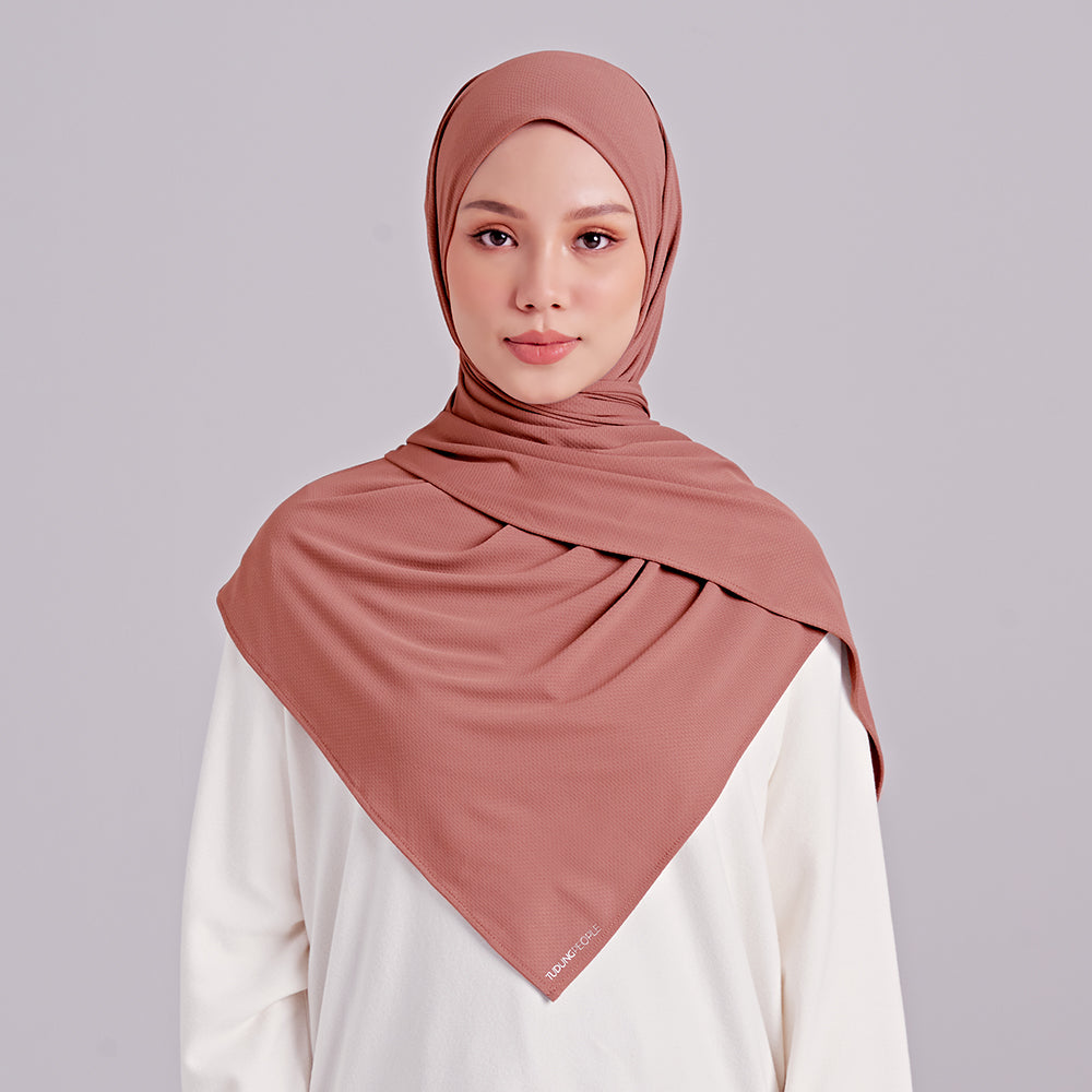 Najwaa Sport Shawl in Daring – Tudung People Singapore (TudungPeople Int. Pte. Ltd)